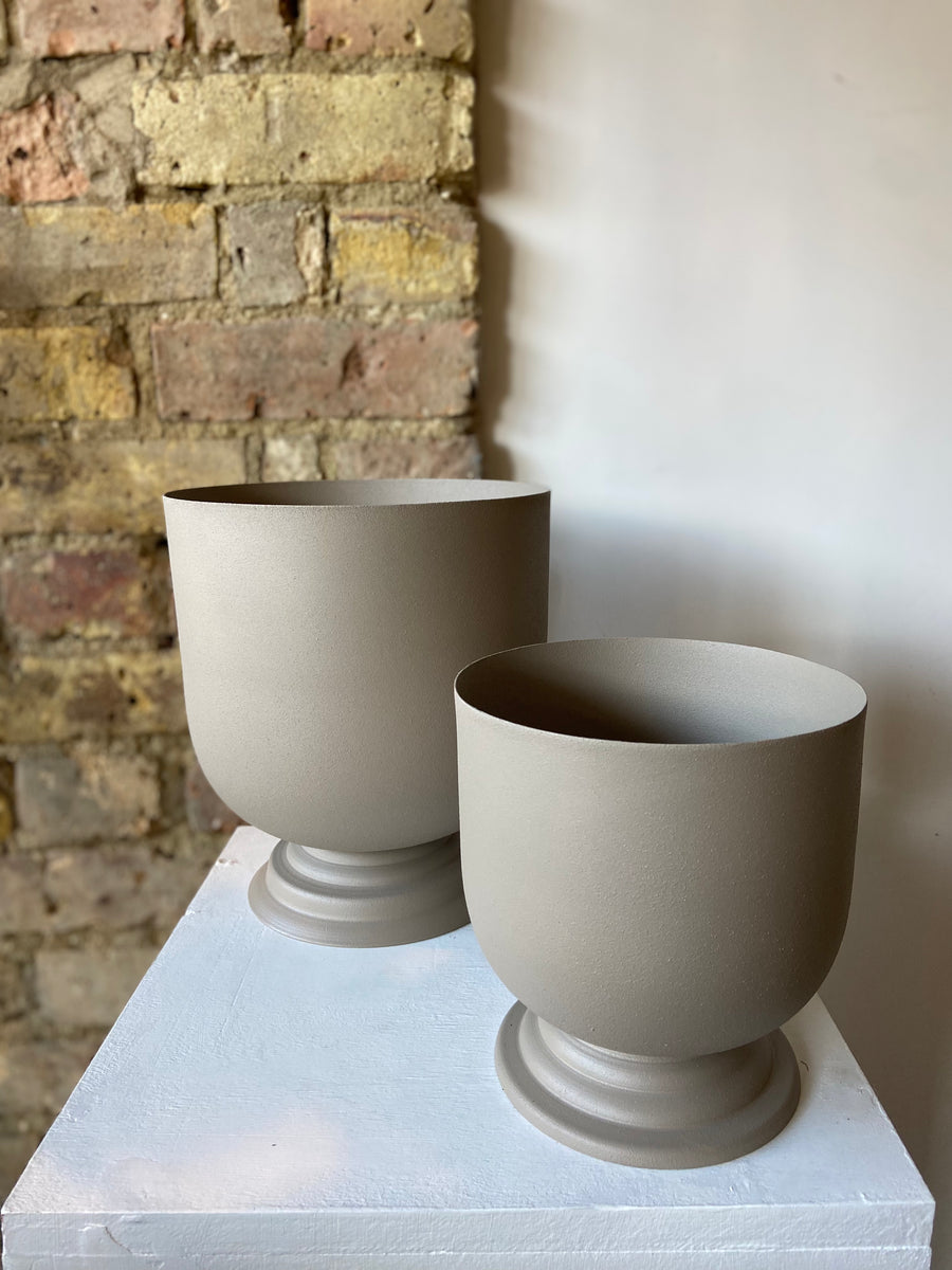 Amrita Metal Urn Shaped Pot – POT&VESSEL